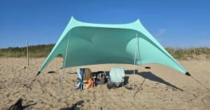 BEST BEACH GEAR ESSENTIALS TO HIT THE SAND WITH - The Wandering Hulasquatch