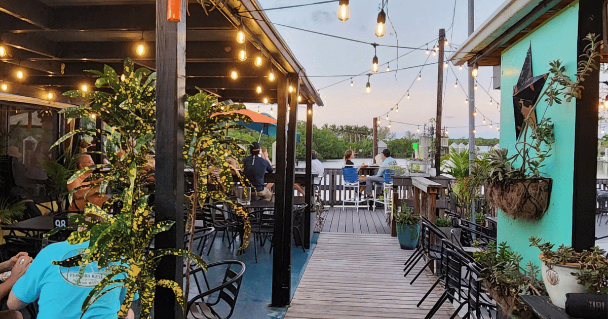 CAMELLIA STREET GRILLE: BEST SEAFOOD DIVES IN FLORIDA - The Wandering ...