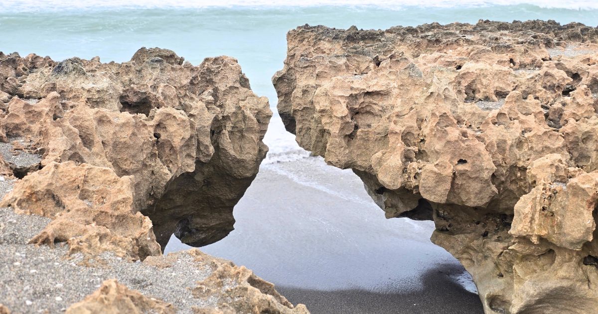 BLOWING ROCKS PRESERVE | FLORIDA'S WILD COASTLINE - The Wandering ...